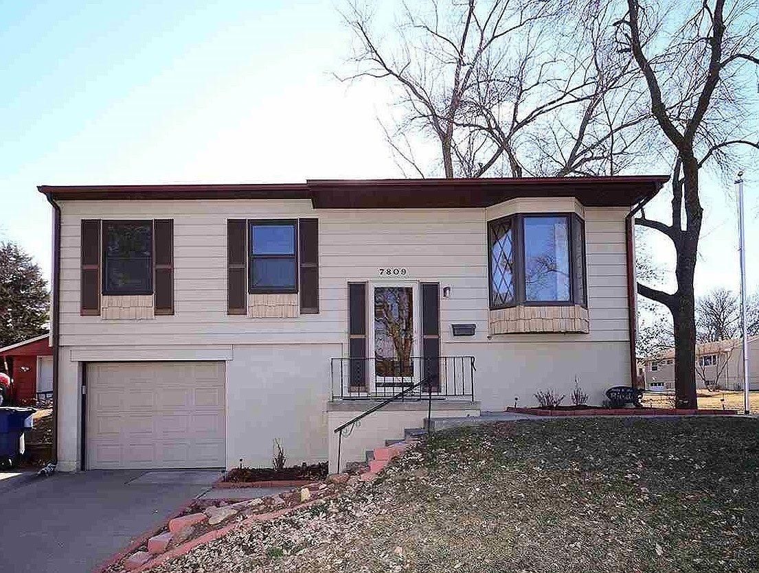 7809 Emiline St, La Vista, NE 68128 - See Est. Value, Schools & More