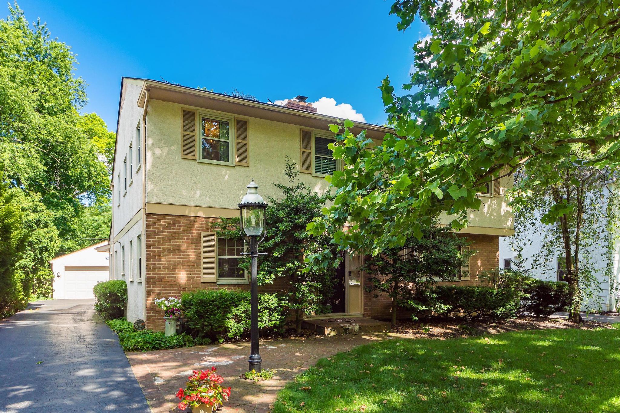 160 S Merkle Rd, Bexley, OH 43209 - See Est. Value, Schools & More