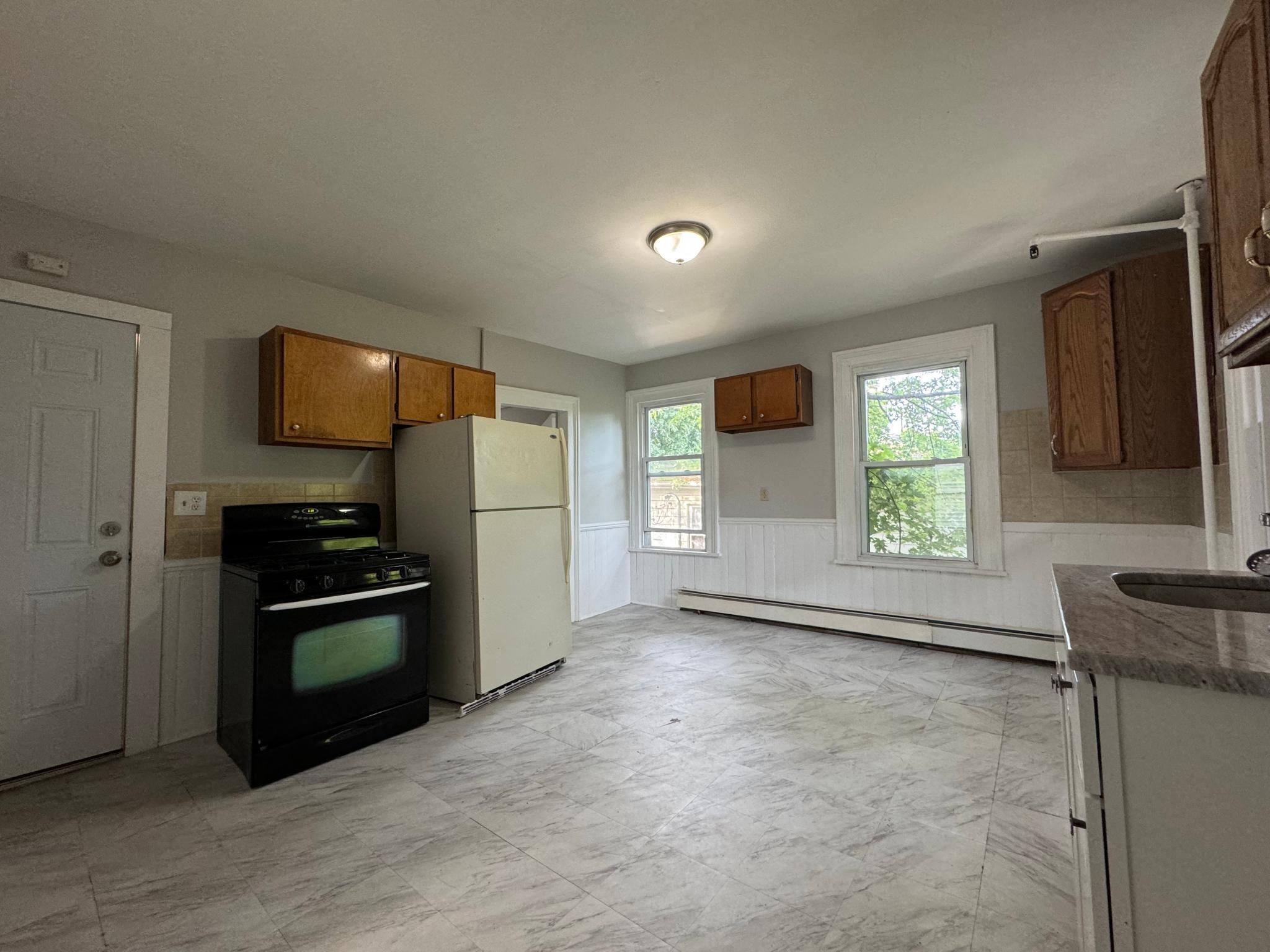 113 Green St #2, Waterbury, CT 06708 - See Est. Value, Schools & More