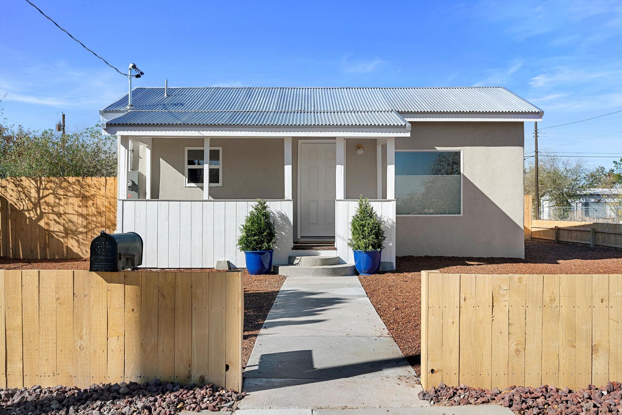 1325 8th St NW, Albuquerque, NM 87102 - See Est. Value, Schools & More