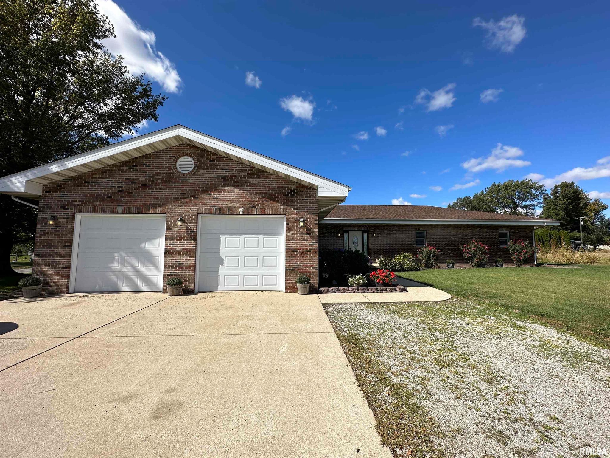 100 Beaman Dr, Illiopolis, IL 62539 - See Est. Value, Schools & More