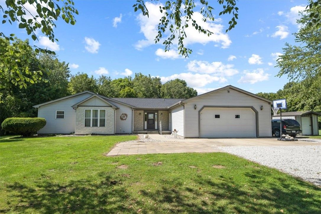 17009 N County Road 2200E, Oakland, IL 61943 | Trulia