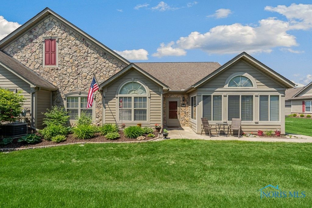9848 Connor Lake Cir, Perrysburg, OH 43551 - See Est. Value, Schools & More