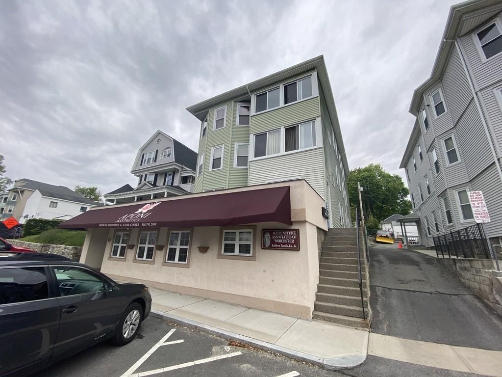 73 Hamilton St #1, Worcester, MA 01604 - See Est. Value, Schools & More