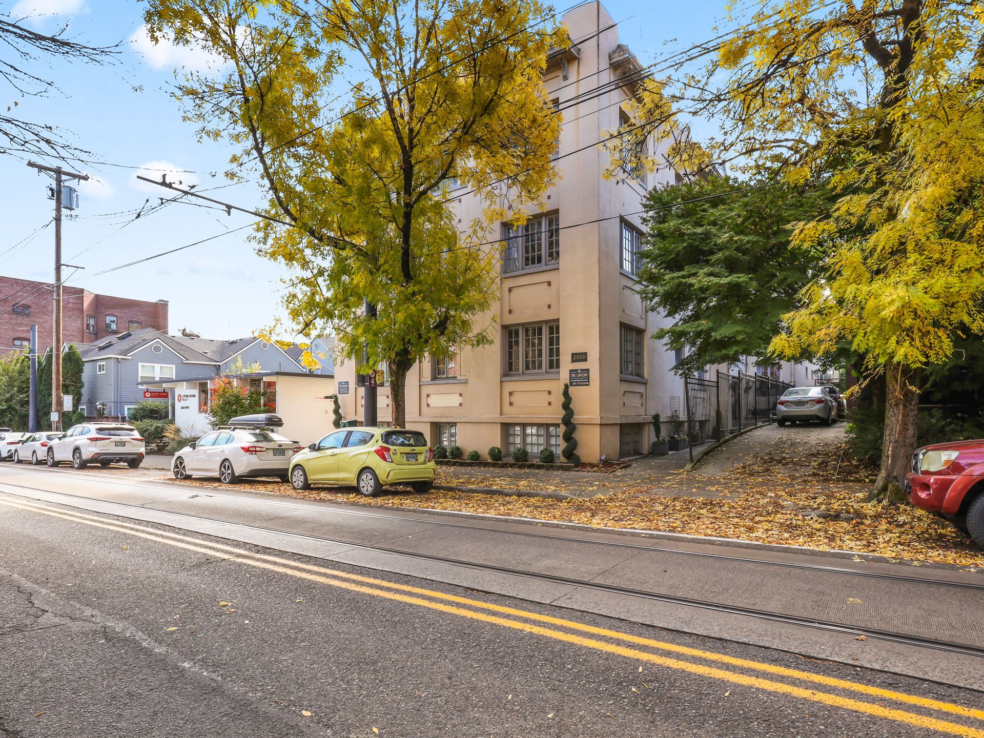 2060 NW Lovejoy St #G2, Portland, OR 97209 - See Est. Value, Schools & More