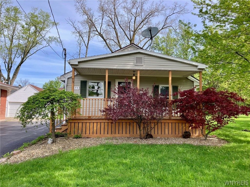 75 Summer St, Lockport, NY 14094 - See Est. Value, Schools & More