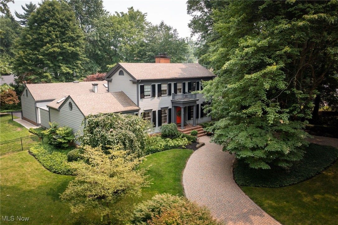 368 Country Club Dr NE, Warren, OH 44484 - See Est. Value, Schools & More