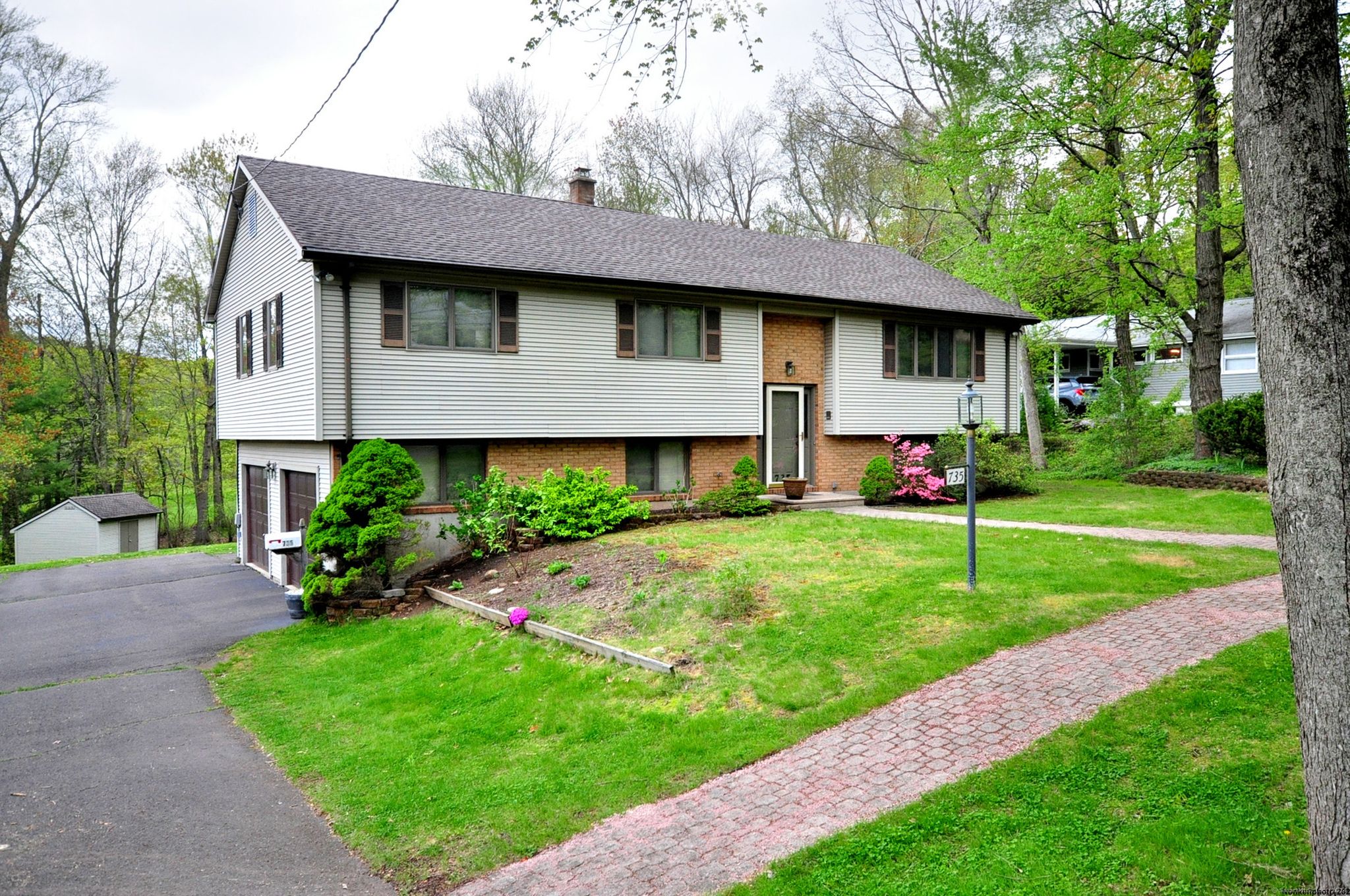 735 Avery Street, South Windsor, CT 06074 - See Est. Value, Schools & More