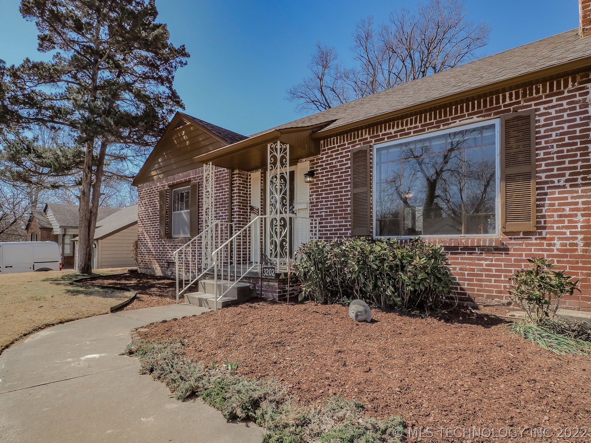 3202 S Detroit Ave, Tulsa, OK 74105 | Trulia