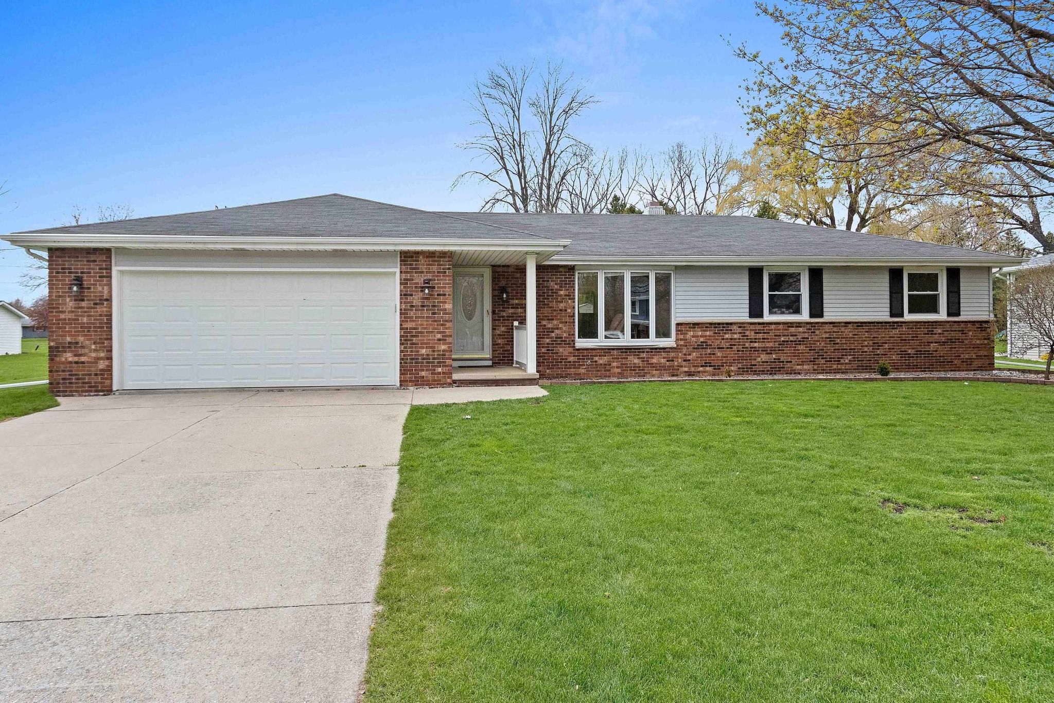 7357 Murray Rd, Neenah, WI 54956 - See Est. Value, Schools & More