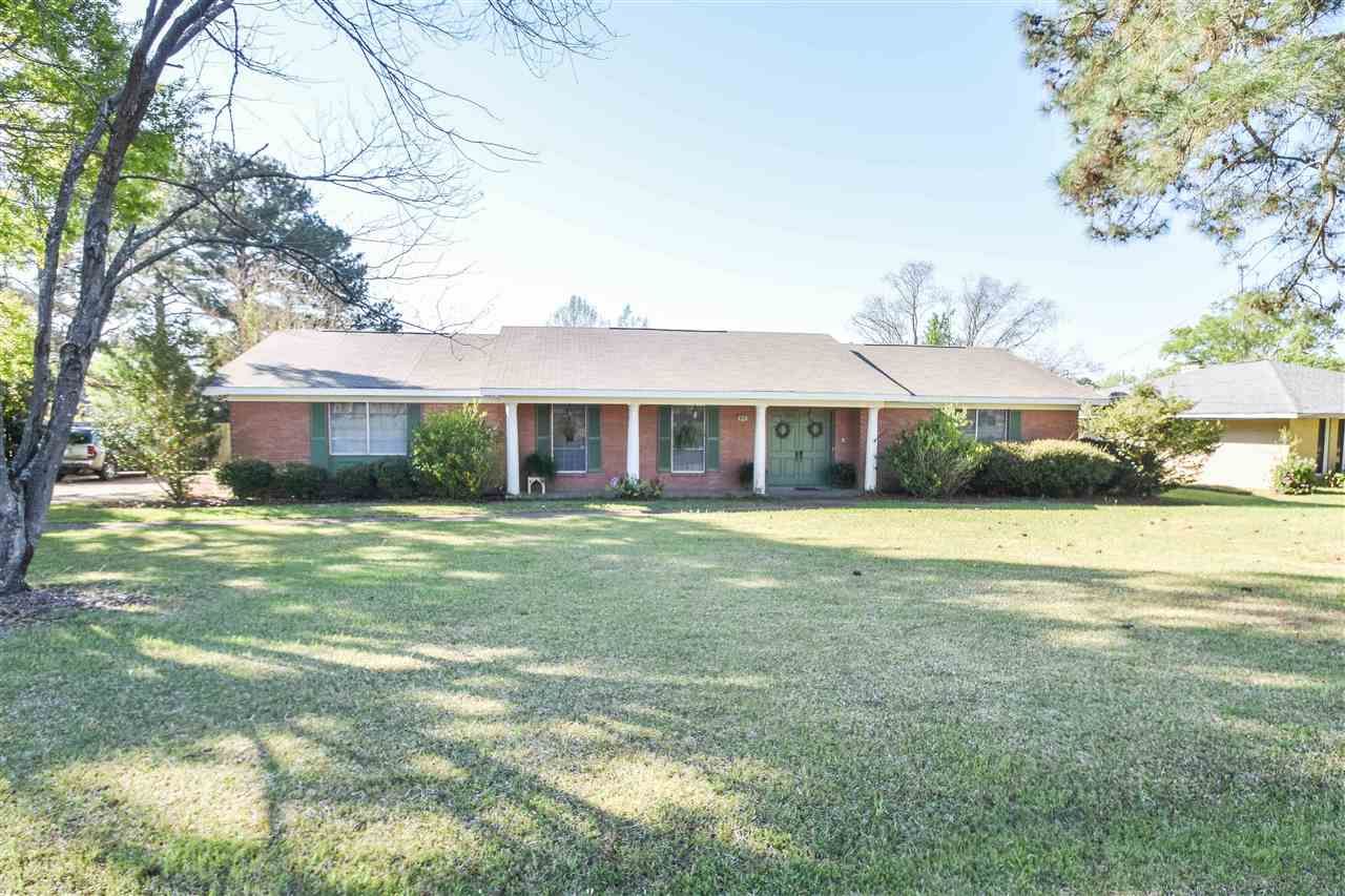 349 Swan Lake Dr, Jackson, MS 39212 - See Est. Value, Schools & More
