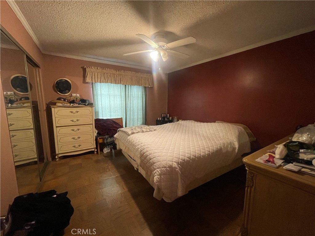 20124 Citronia St, Chatsworth, CA 91311 - See Est. Value, Schools & More