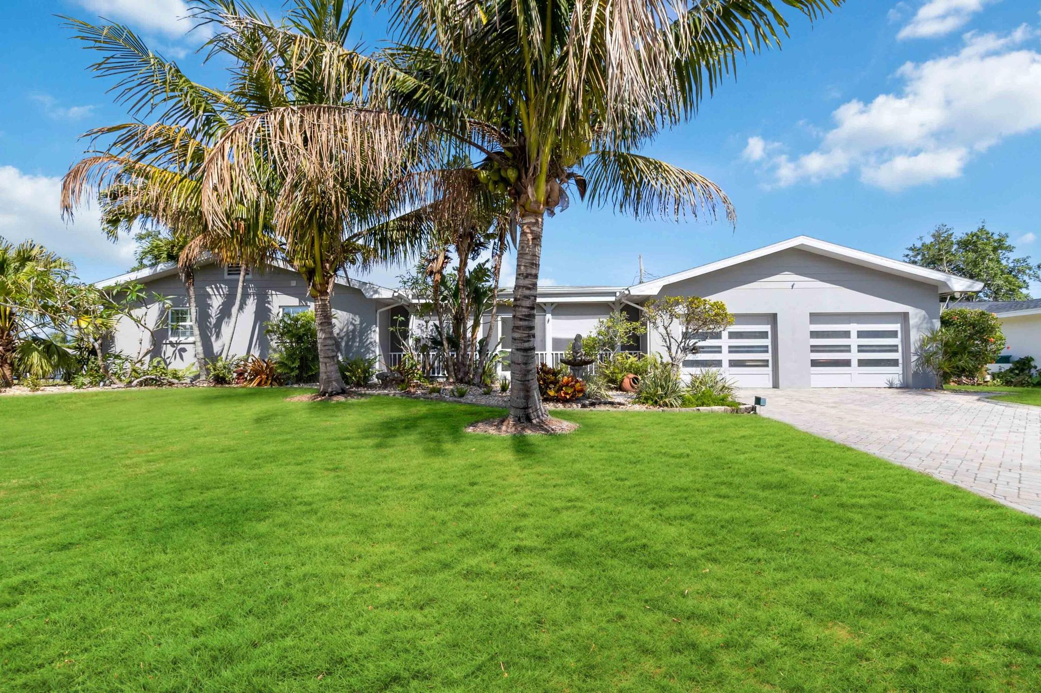205 Colonial Ct, Satellite Beach, FL 32937 - See Est. Value, Schools & More