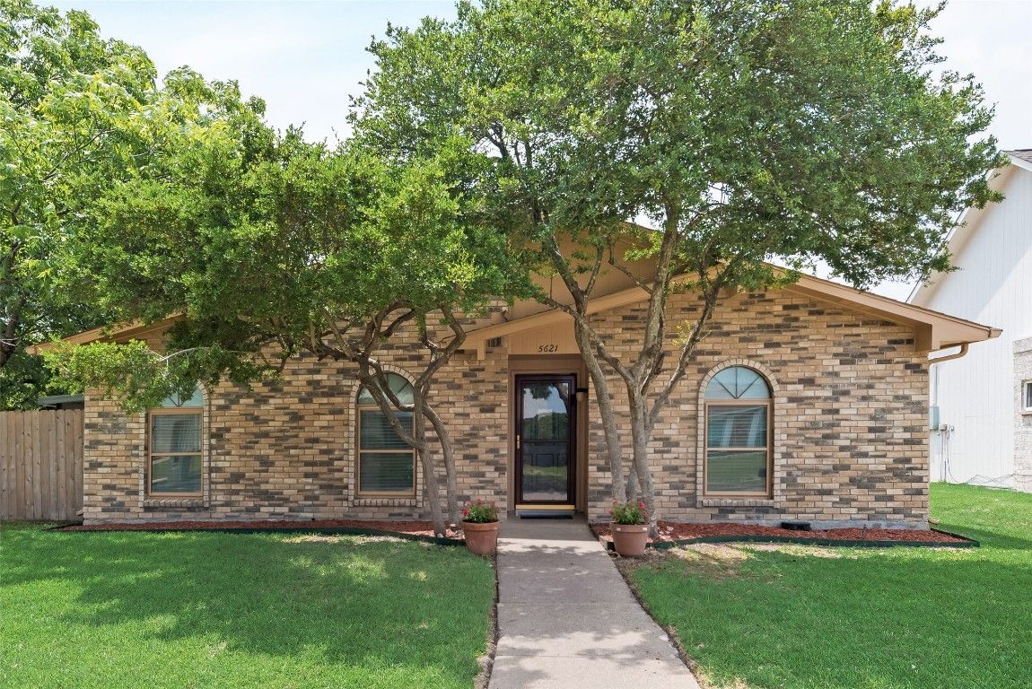 5621 Kerry Ln, Garland, TX 75043 - See Est. Value, Schools & More