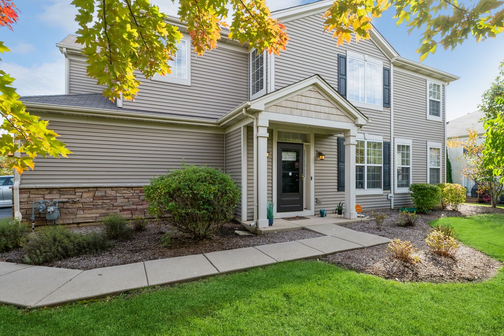 560 S Jade Ln, Round Lake, IL 60073 - See Est. Value, Schools & More