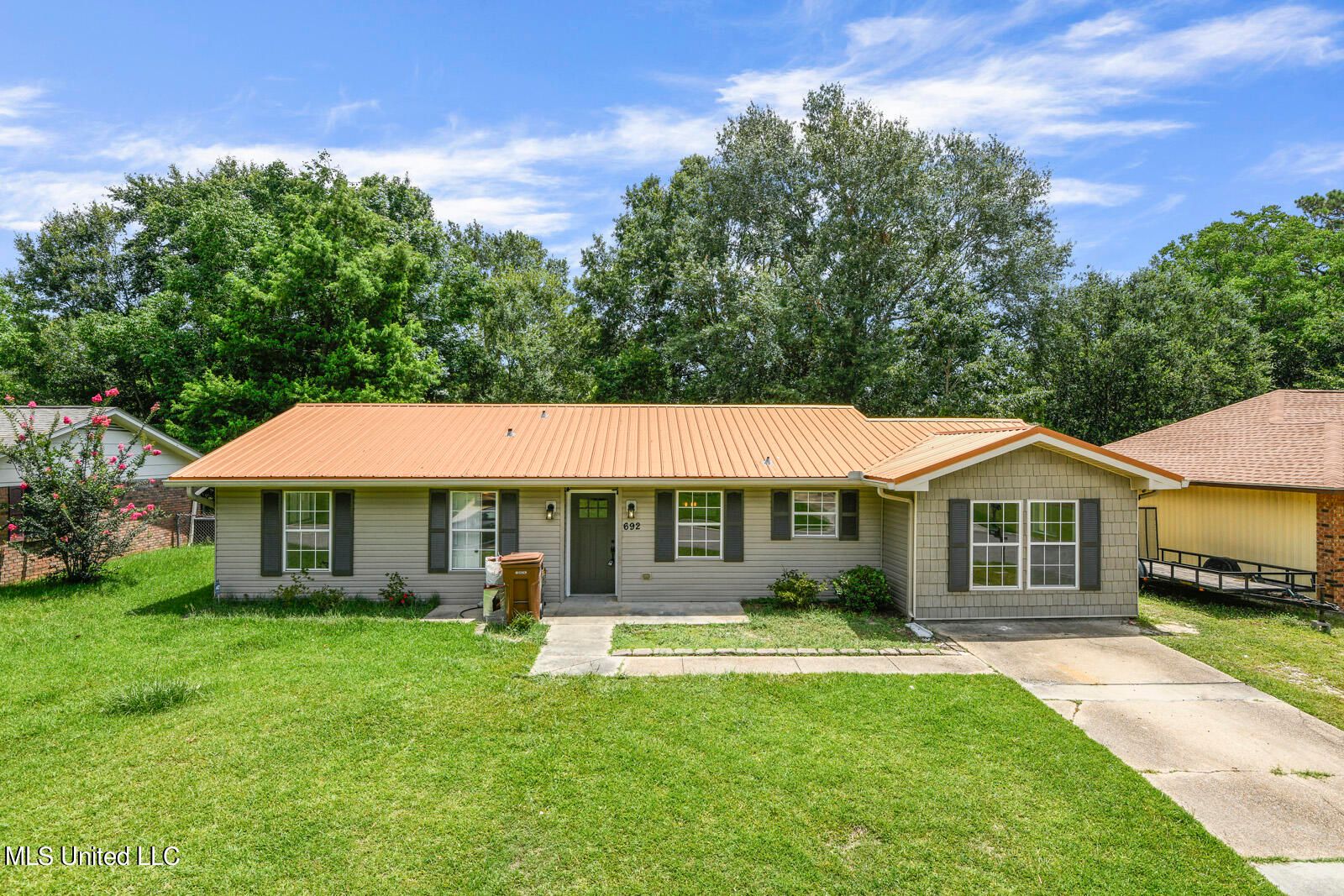 692 Valerie Dr, Biloxi, MS 39532 - See Est. Value, Schools & More