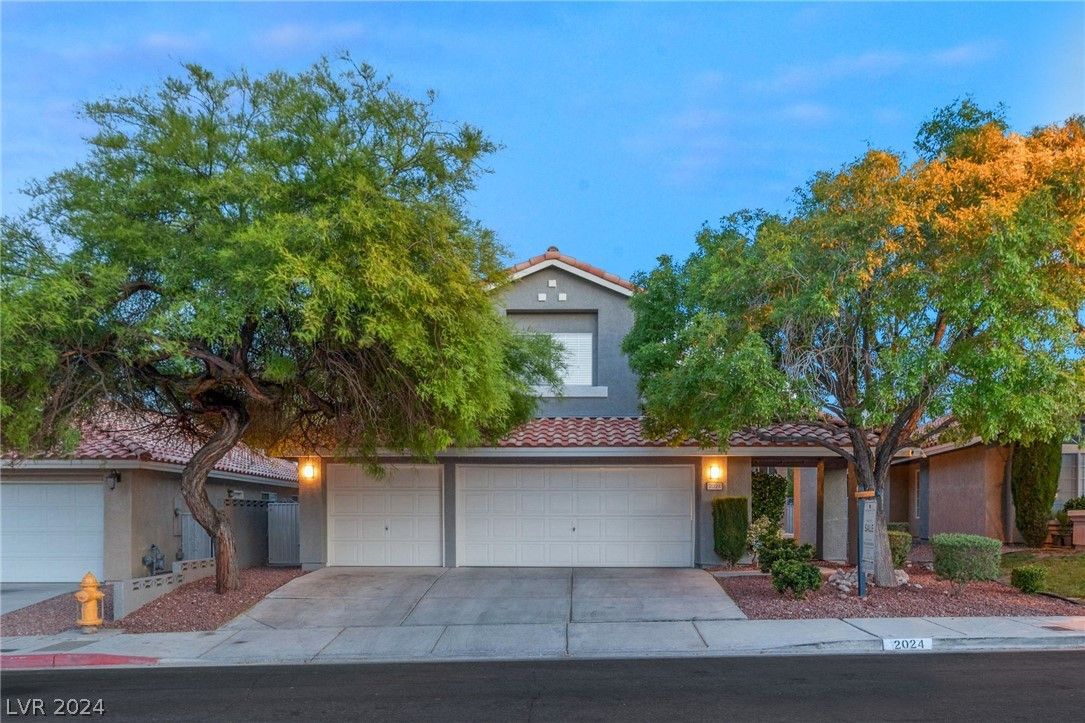 2024 Summit Pointe Dr, Las Vegas, NV 89117 - See Est. Value, Schools & More