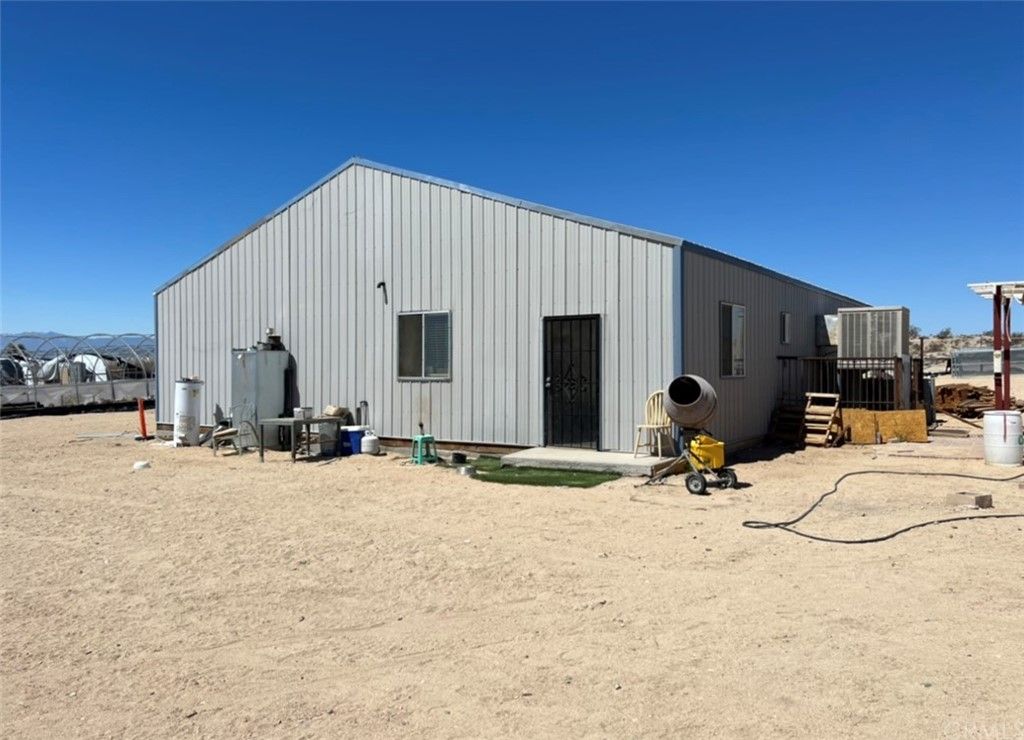 11703 Shadow Mountain Rd, Helendale, CA 92342 - See Est. Value, Schools ...