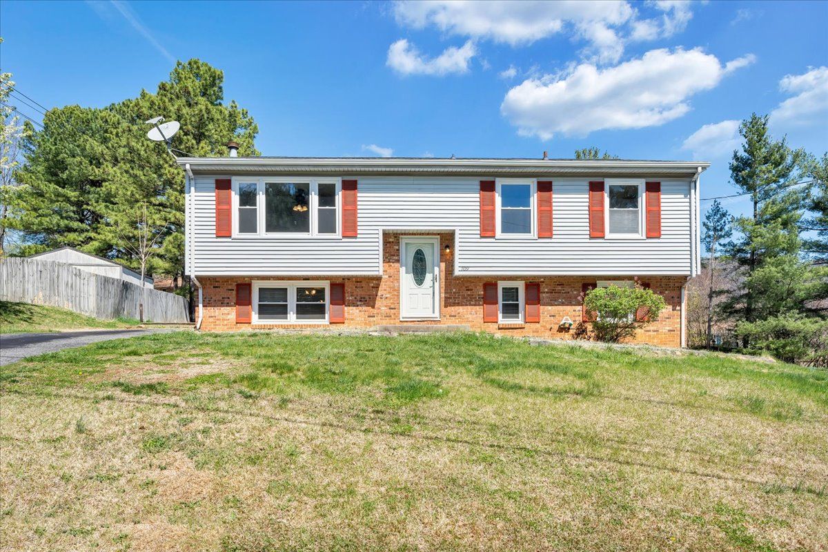 709 Kenyon Rd, Vinton, VA 24179 - See Est. Value, Schools & More