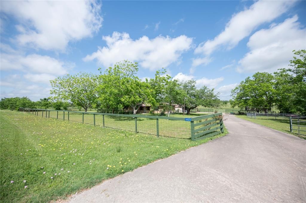 1423 Swiss Alp Hills Loop, Swiss Alp, TX 78956 - See Est. Value ...