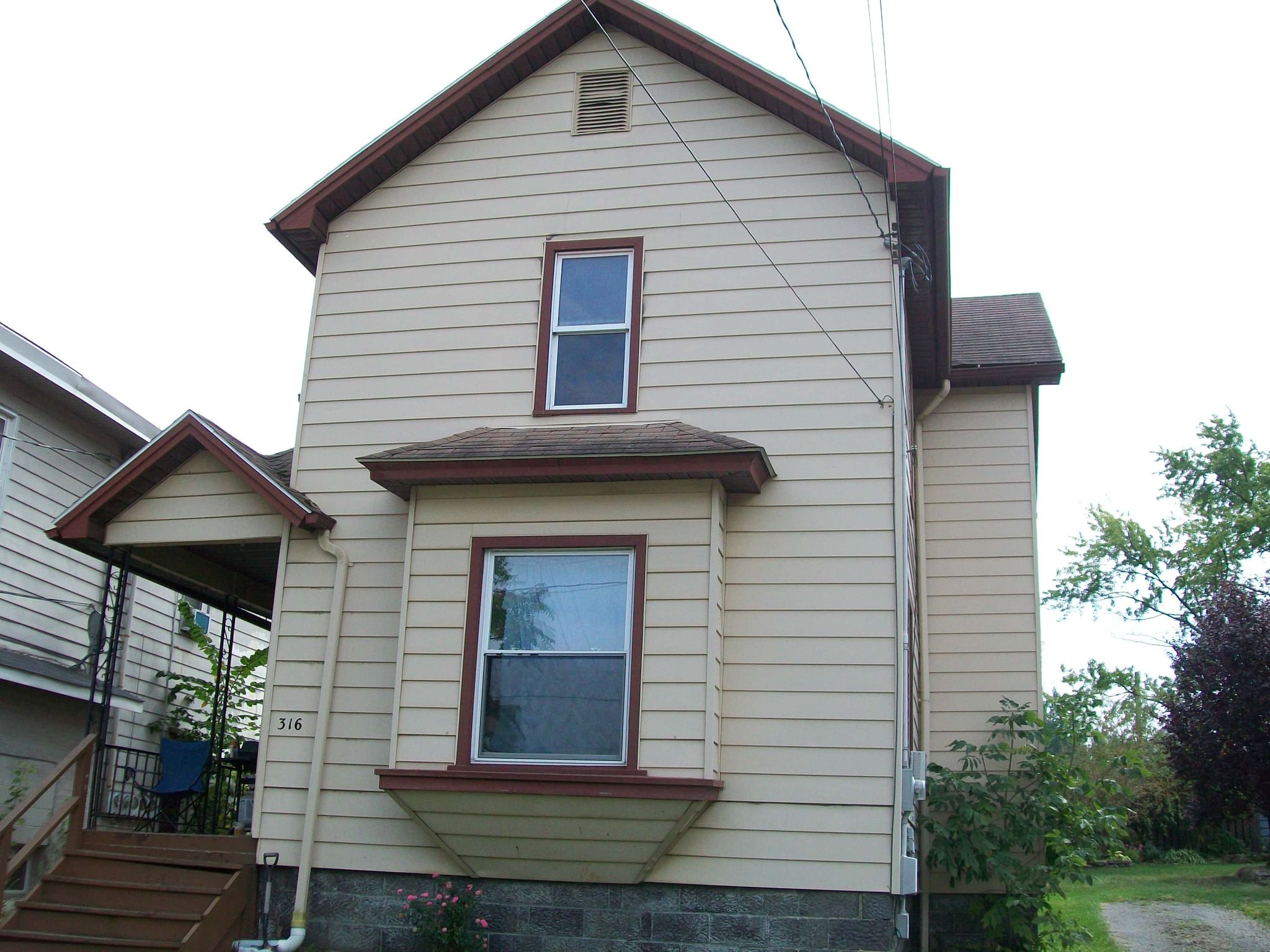 316 W Main St, Alliance, OH 44601 - See Est. Value, Schools & More