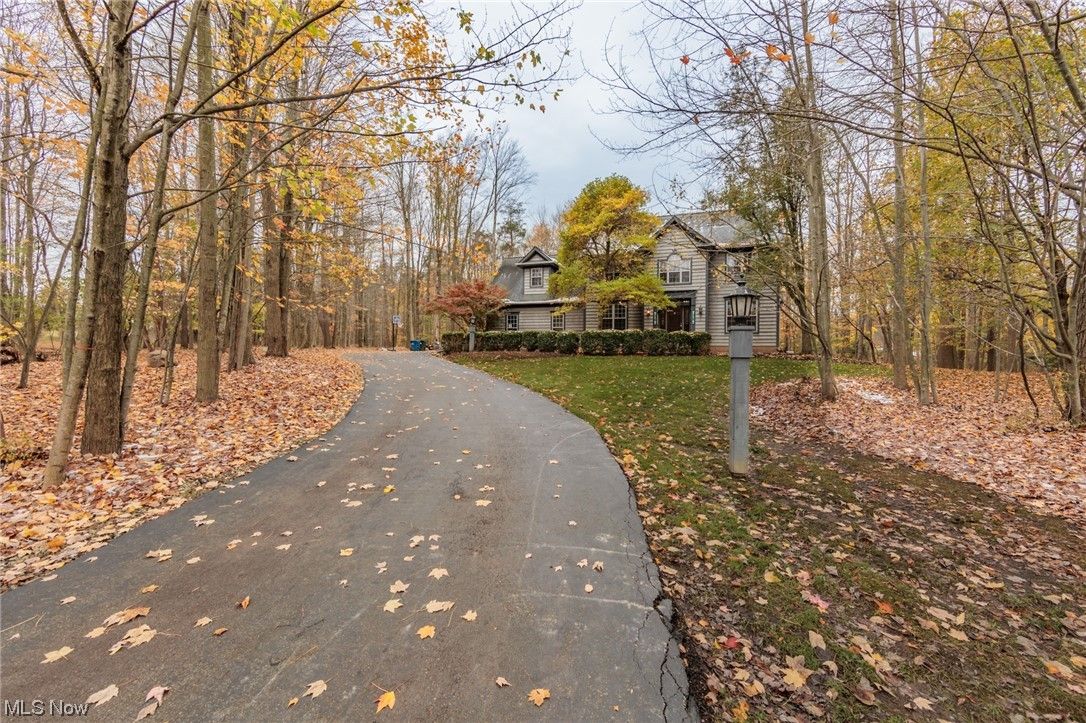 2946 Mill Gate Dr, Willoughby, OH 44094 - See Est. Value, Schools & More