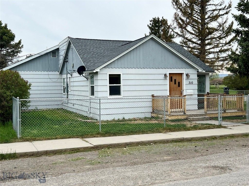 310 E Chapman St, Dillon, MT 59725 | Trulia