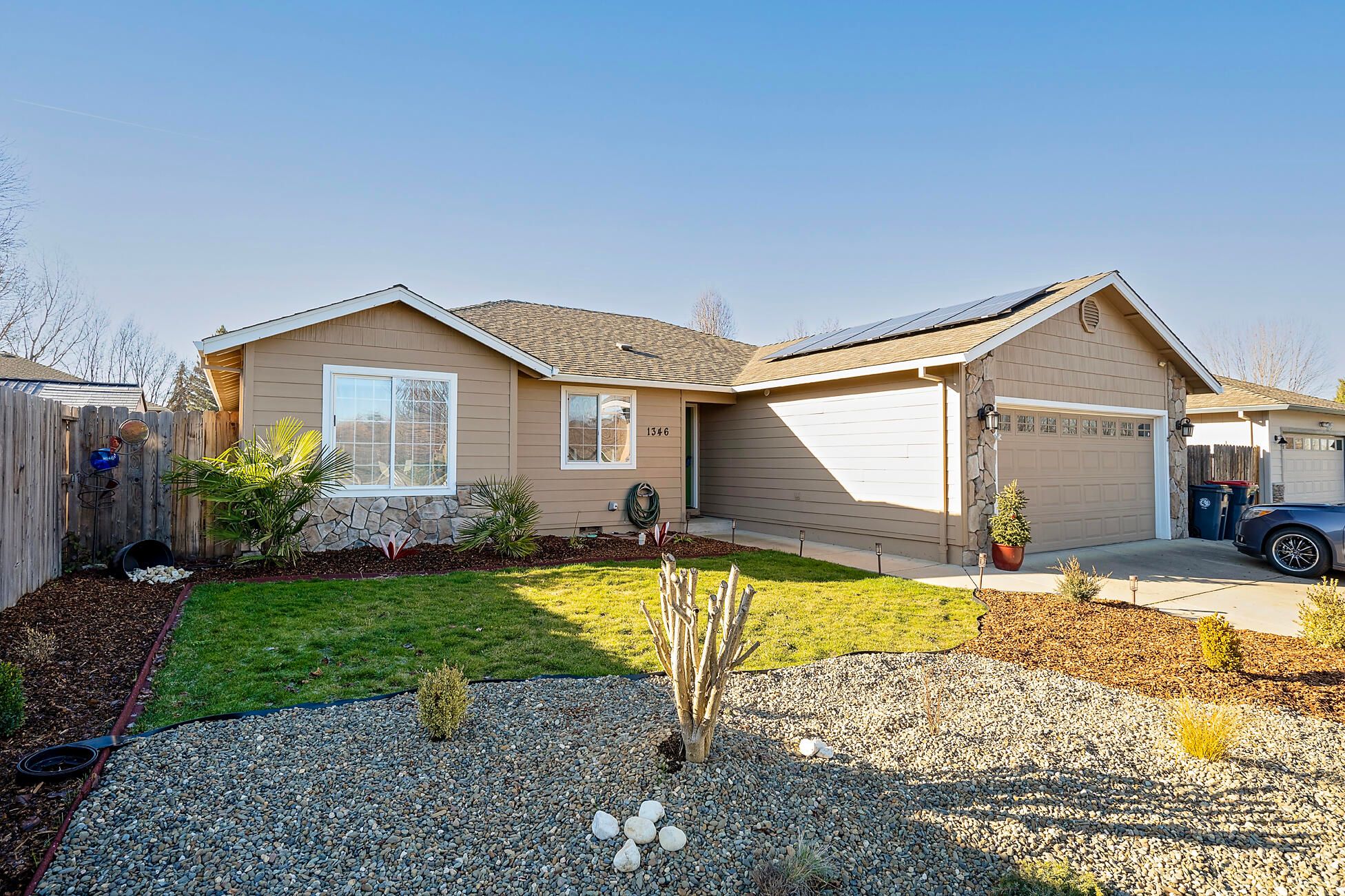 1346 Alex Way, Medford, OR 97501 - See Est. Value, Schools & More
