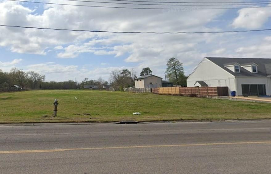 Behrman Hwy, Gretna, LA 70056 - See Est. Value, Schools & More