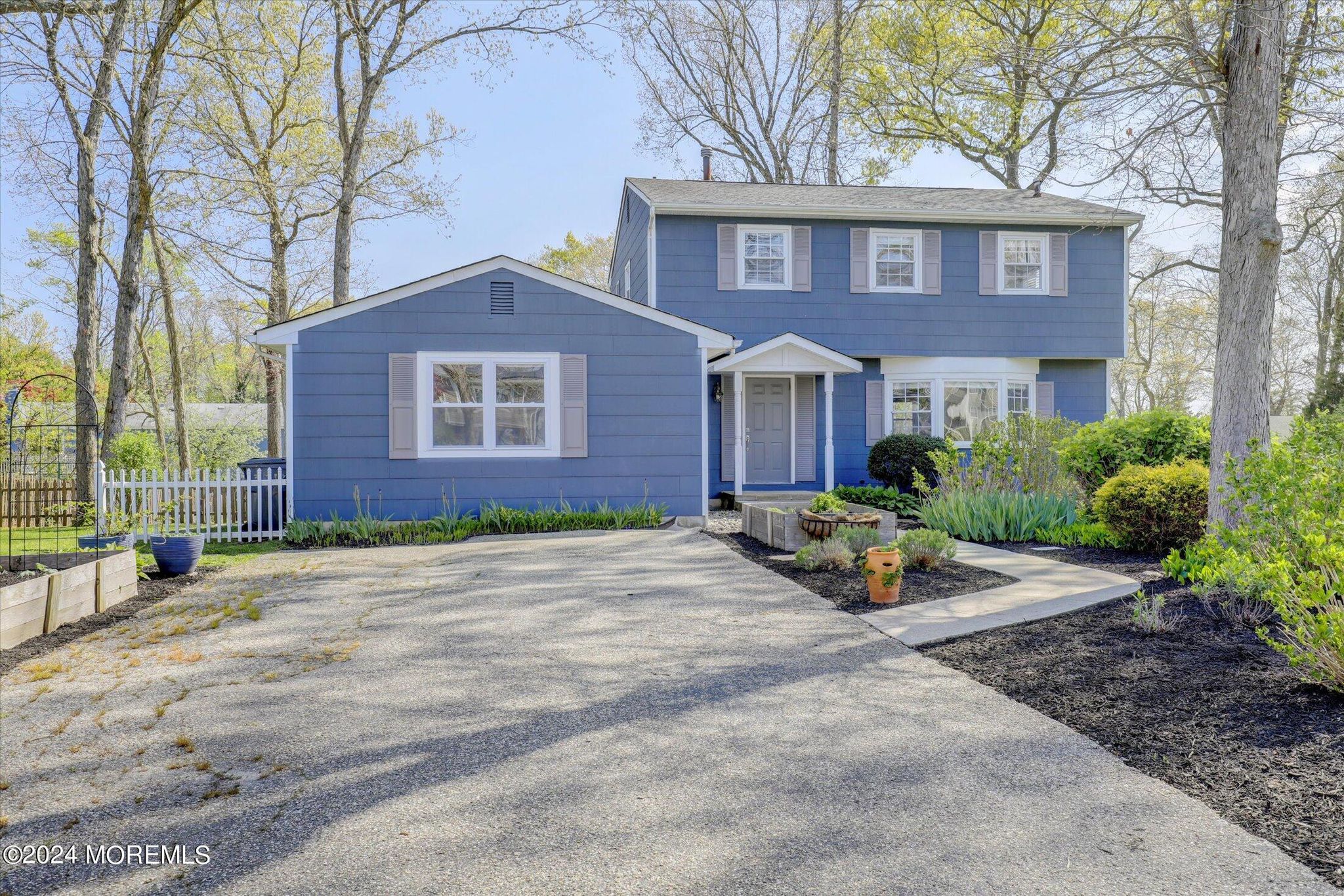 321 Hilltop Road, Toms River, NJ 08753 - See Est. Value, Schools & More