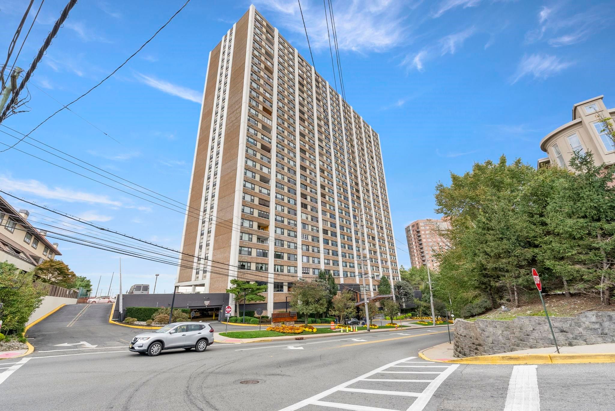 250 Gorge Rd, Cliffside Park, NJ 07010 - See Est. Value, Schools & More