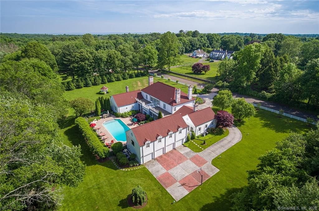 100 Jessica Ln, Southport, CT 06890 - See Est. Value, Schools & More