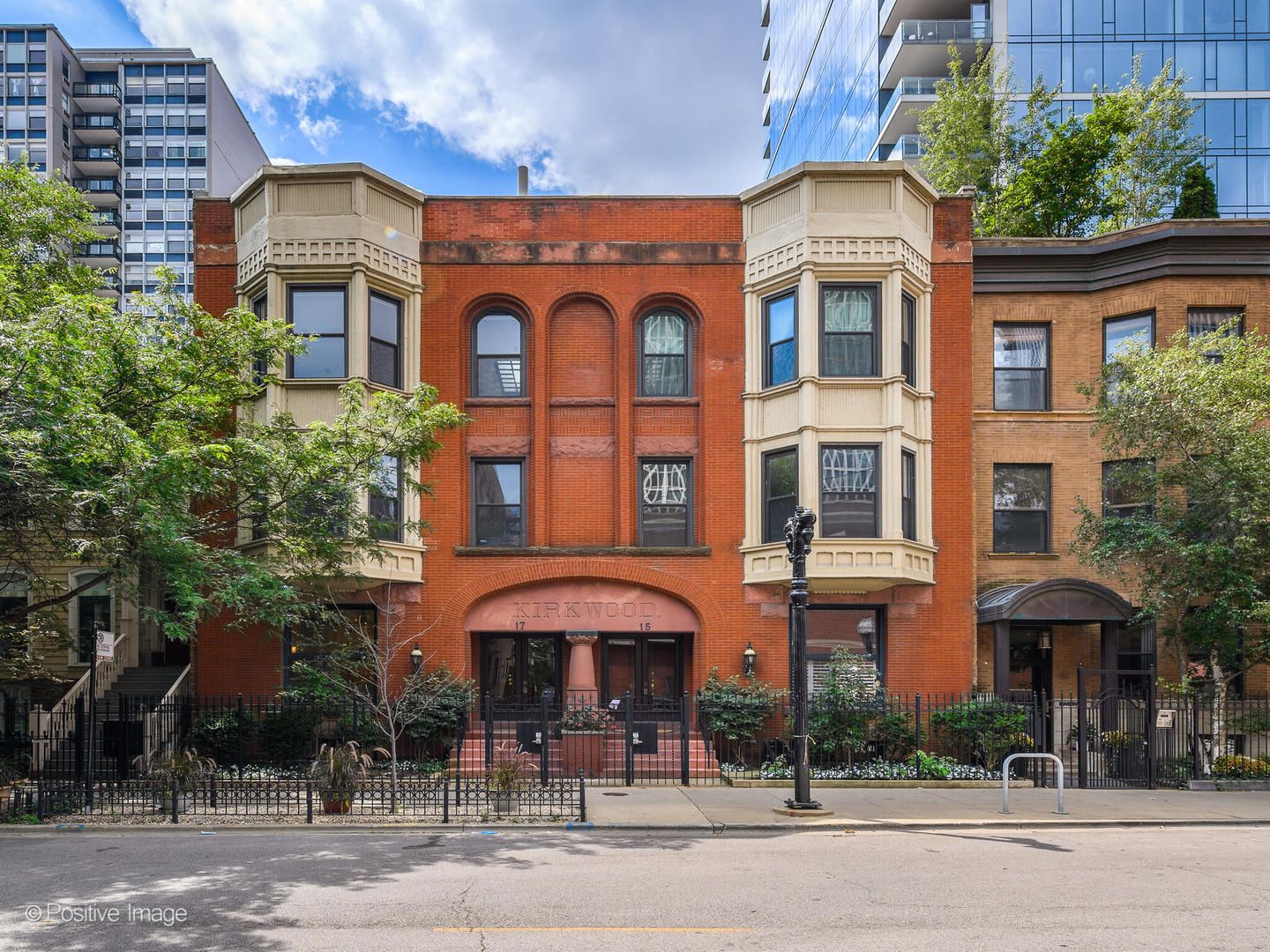 17 E Division St #1E, Chicago, IL 60610 - See Est. Value, Schools & More