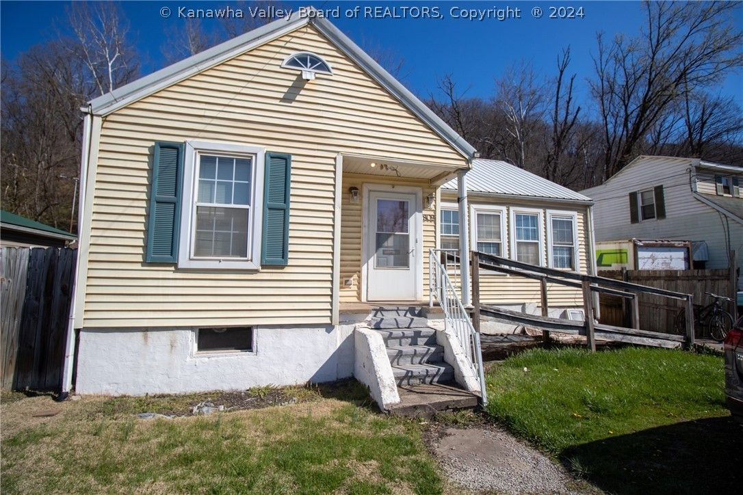 809 1st Ave S, Nitro, WV 25143 - See Est. Value, Schools & More