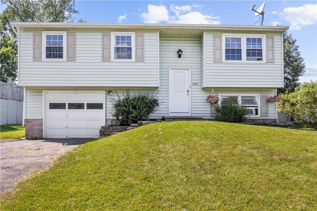 1258 Glen Carlyn Dr, Farmington, NY 14425 - See Est. Value, Schools & More