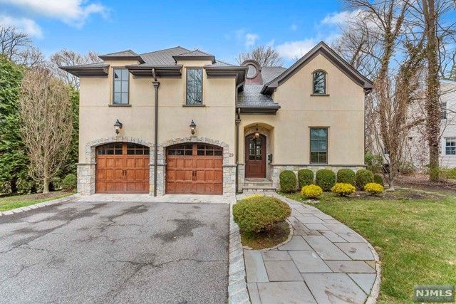 29 Kenwood Rd, Tenafly, NJ 07670 - See Est. Value, Schools & More
