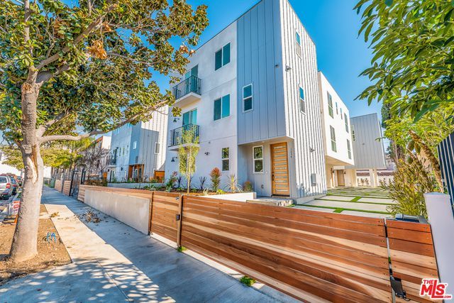 1238 1/2 N Beachwood Dr, Los Angeles, CA 90068 - See Est. Value ...