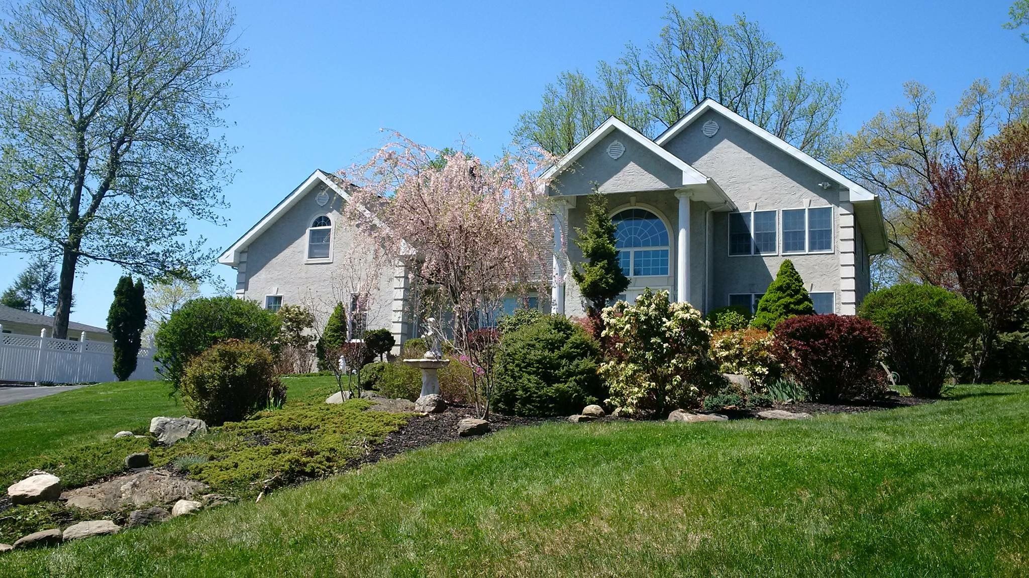 33 Eastview Dr, Valhalla, NY 10595 - See Est. Value, Schools & More