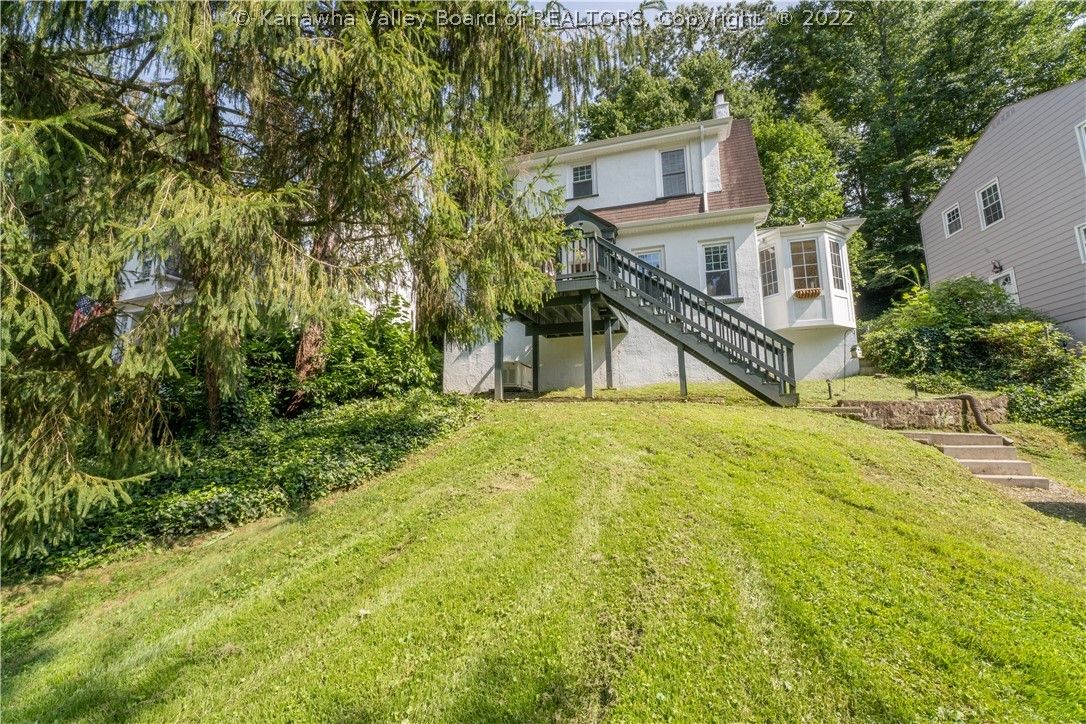 1004 Loudon Heights Rd, Charleston, WV 25314 - See Est. Value, Schools ...