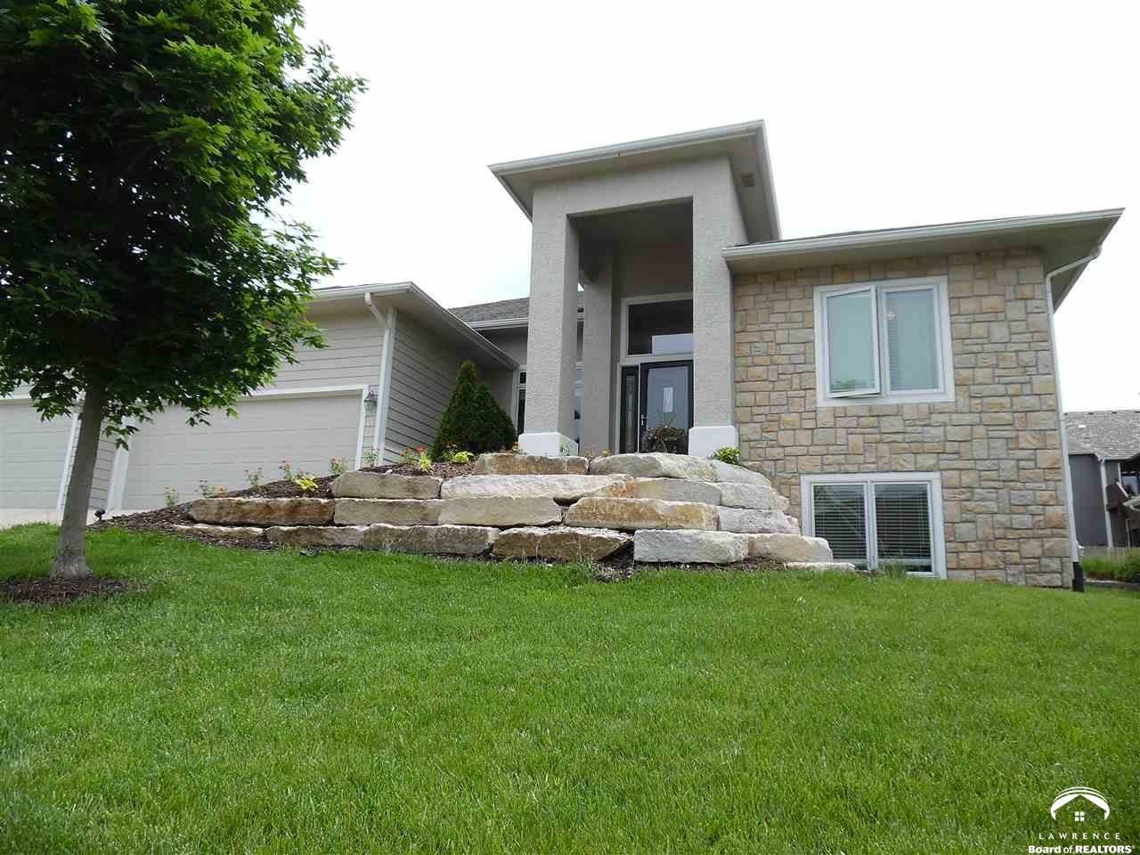 812 Wheaton Dr, Lawrence, KS 66049 - See Est. Value, Schools & More