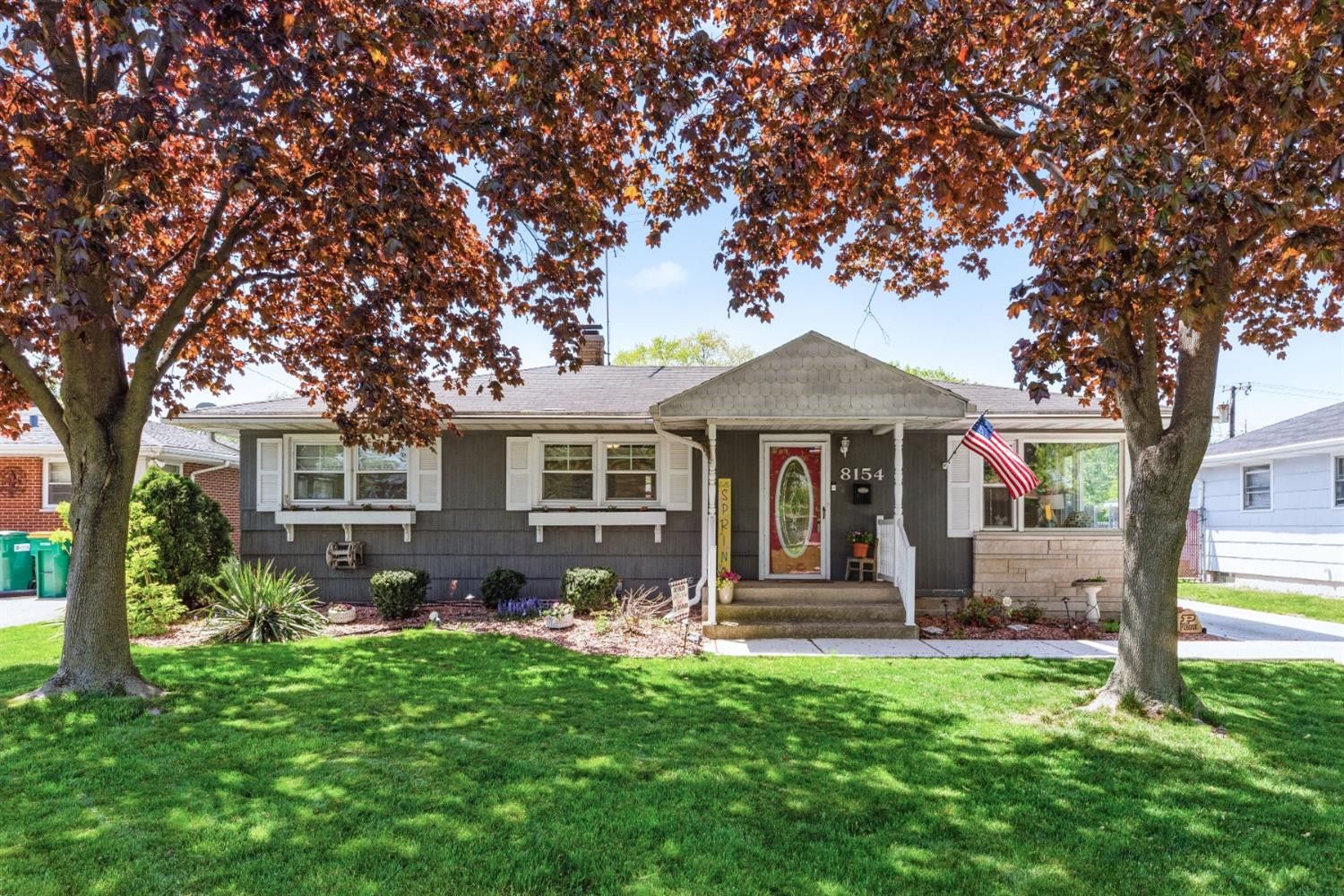 8154 Kooy Dr, Munster, IN 46321 - See Est. Value, Schools & More