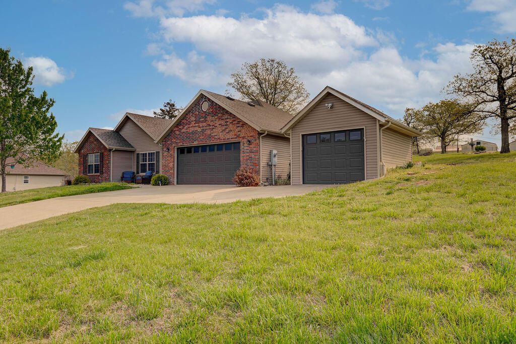 414 Oak Brook Ests Lane, Walnut Shade, MO 65771 - See Est. Value ...