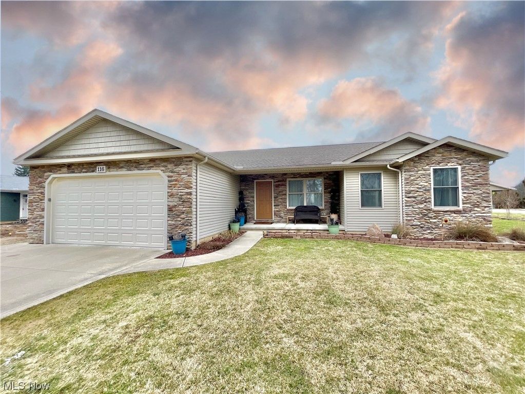 116 W Main St, Seville, OH 44273 - See Est. Value, Schools & More