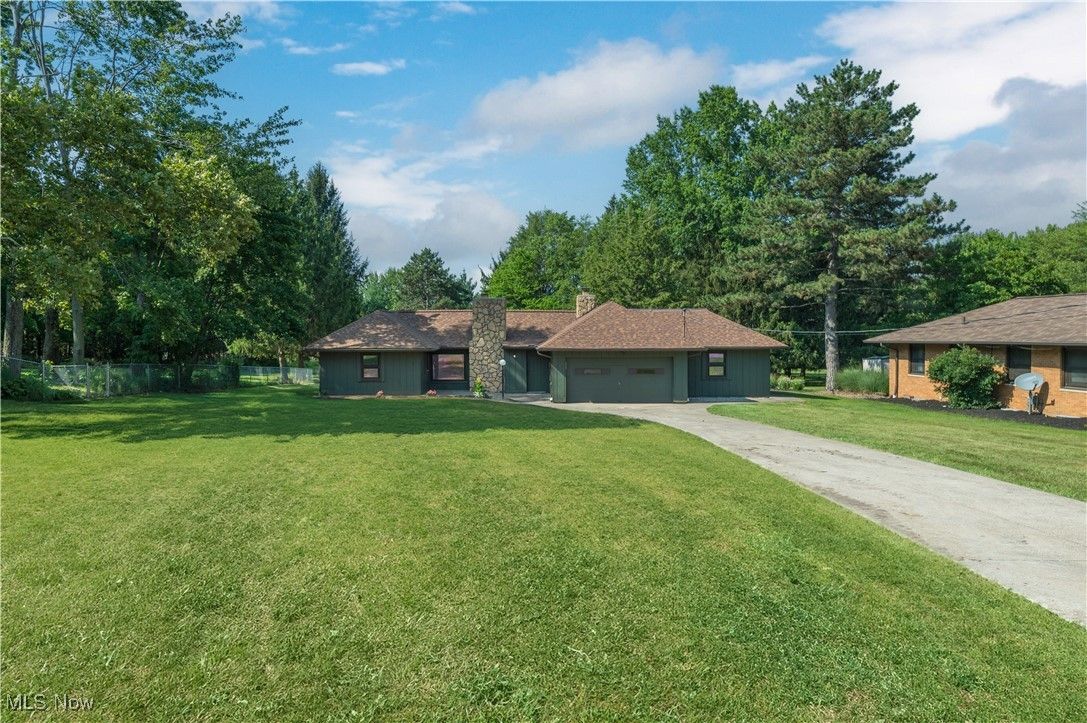 433 Chestnut Rd, Seven Hills, OH 44131 - See Est. Value, Schools & More