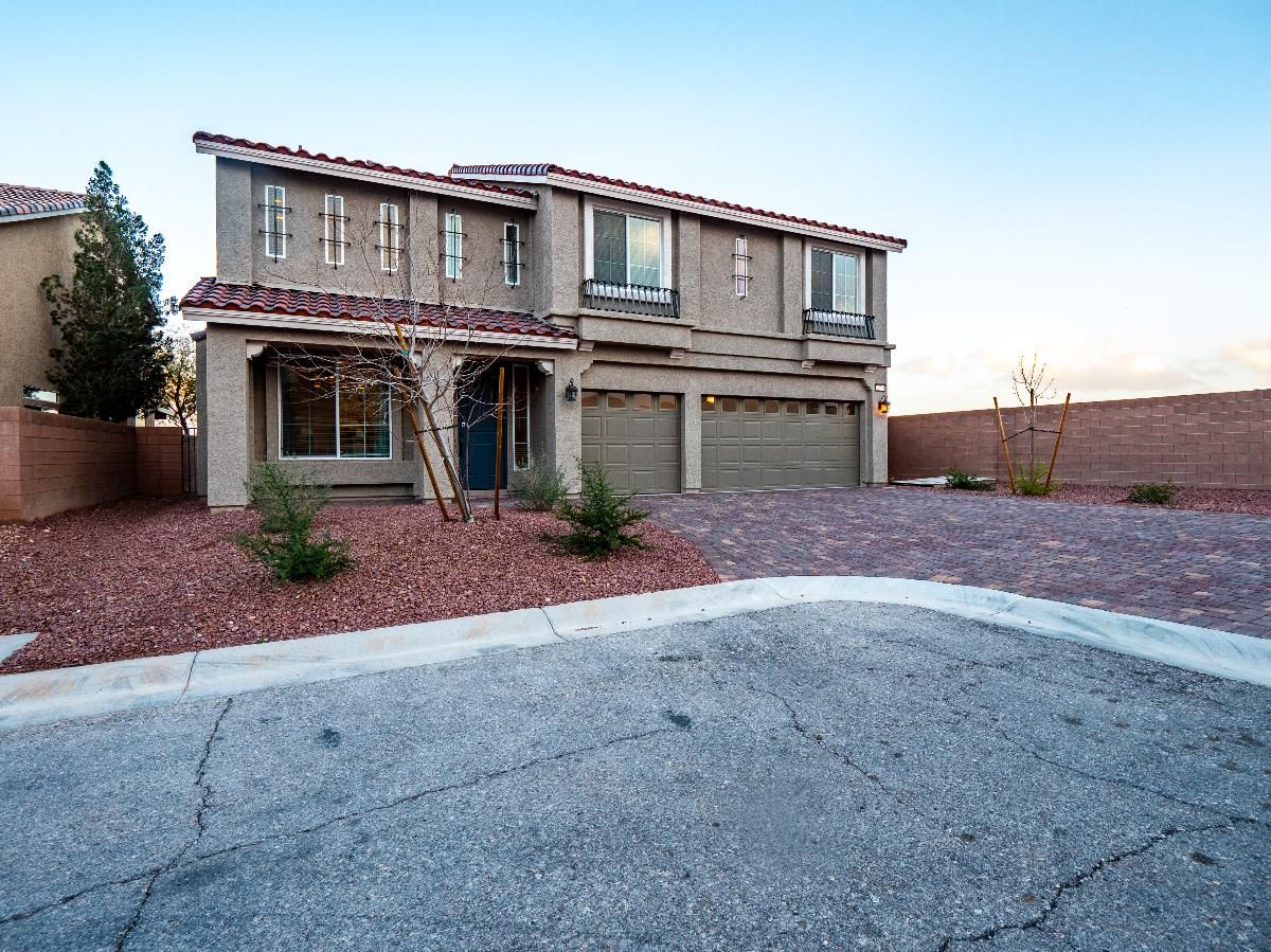 10048 Pipestone St, Las Vegas, NV 89141 - See Est. Value, Schools & More