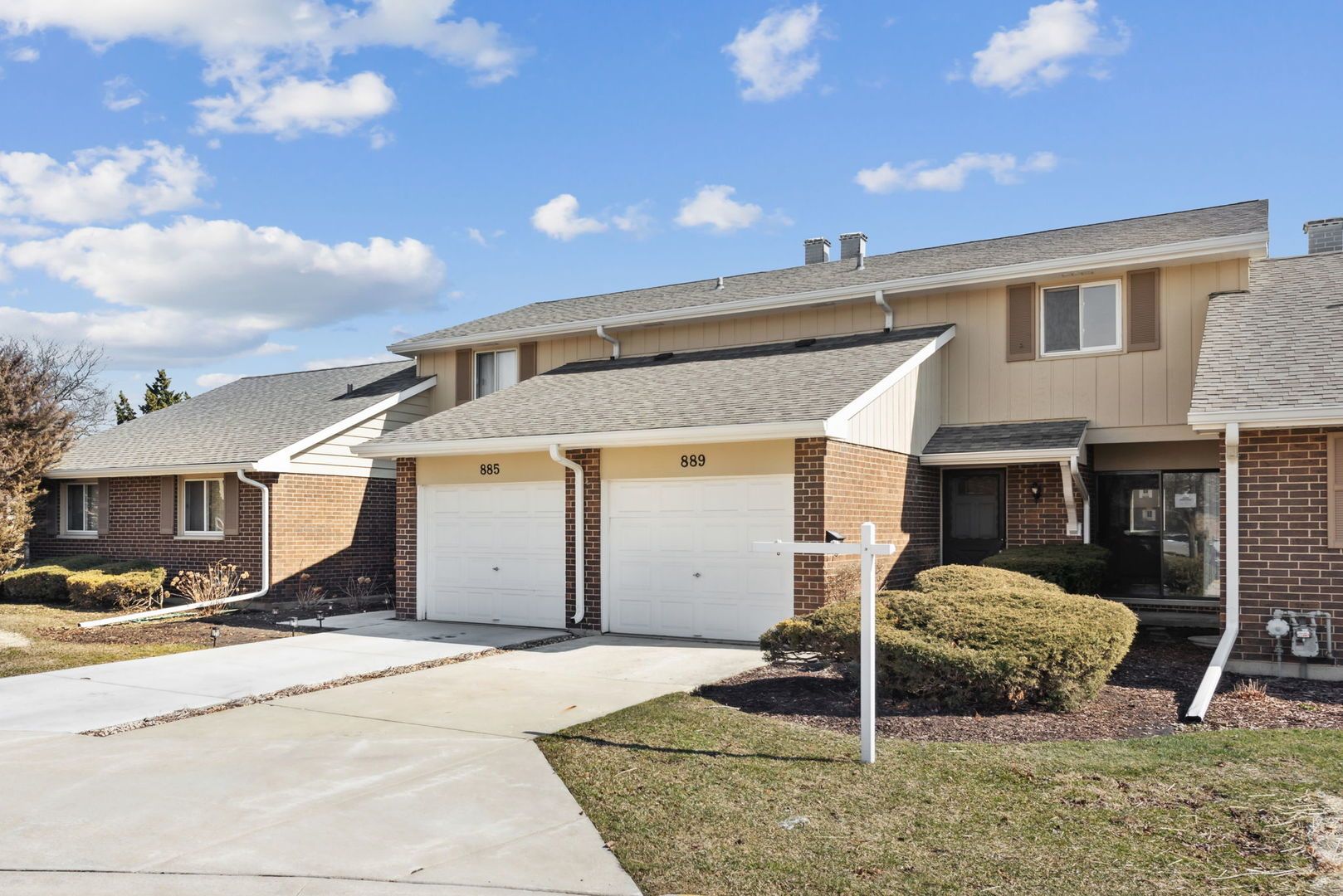 889 Heatherbrook Ct, Wheaton, IL 60189 - See Est. Value, Schools & More