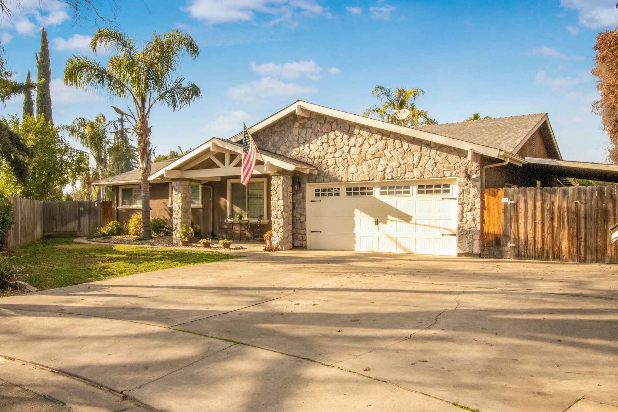2419 S Kloth Drive, Visalia, CA 93277 - See Est. Value, Schools & More