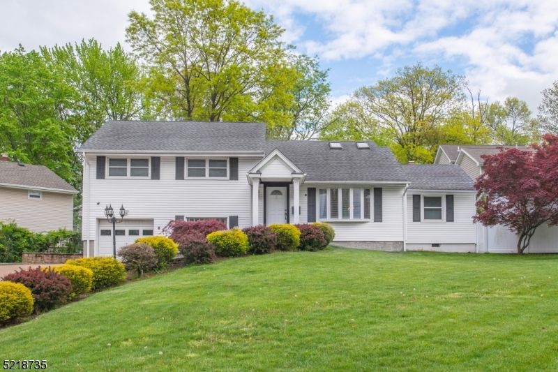 5 Vanderberg Pl, Cedar Grove, NJ 07009 - See Est. Value, Schools & More