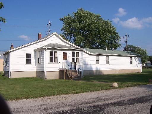 370 N Hamilton St, Wellington, IL 60973 - See Est. Value, Schools & More