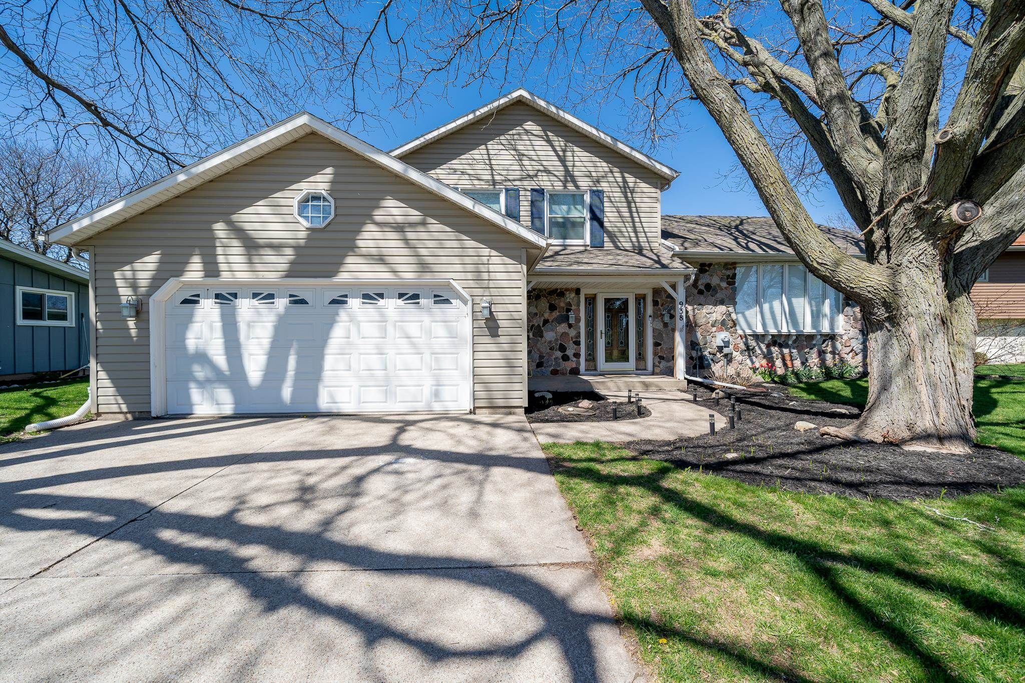 938 Anchorage Ct, Oshkosh, WI 54901 - See Est. Value, Schools & More